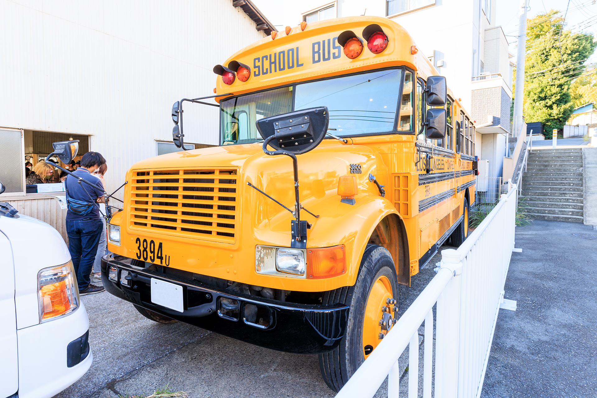 DIYでキャンピングカーを作るためのシェアガレージ「Mobi Lab.」が横浜にオープン - INTERNET Watch